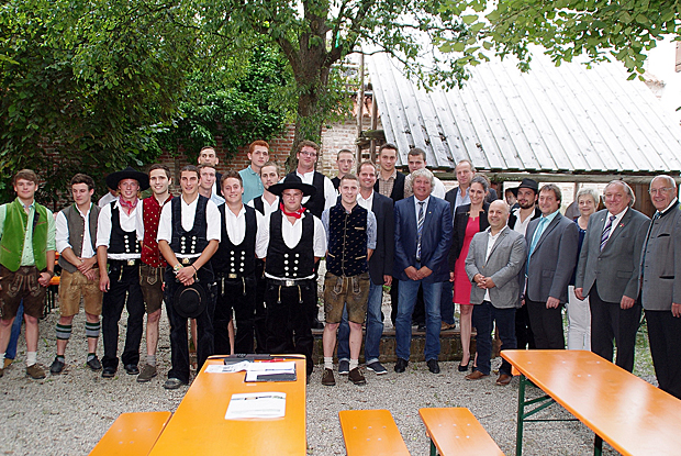 17 Zimmerer-Gesellen freigesprochen - Zimmerer-Innung Landshut